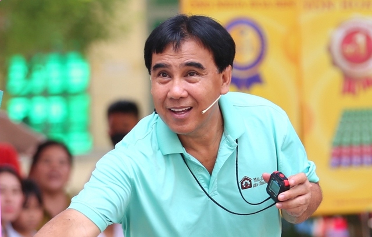 Thực hư thông tin cha ruột Quyền Linh đã qua đời?