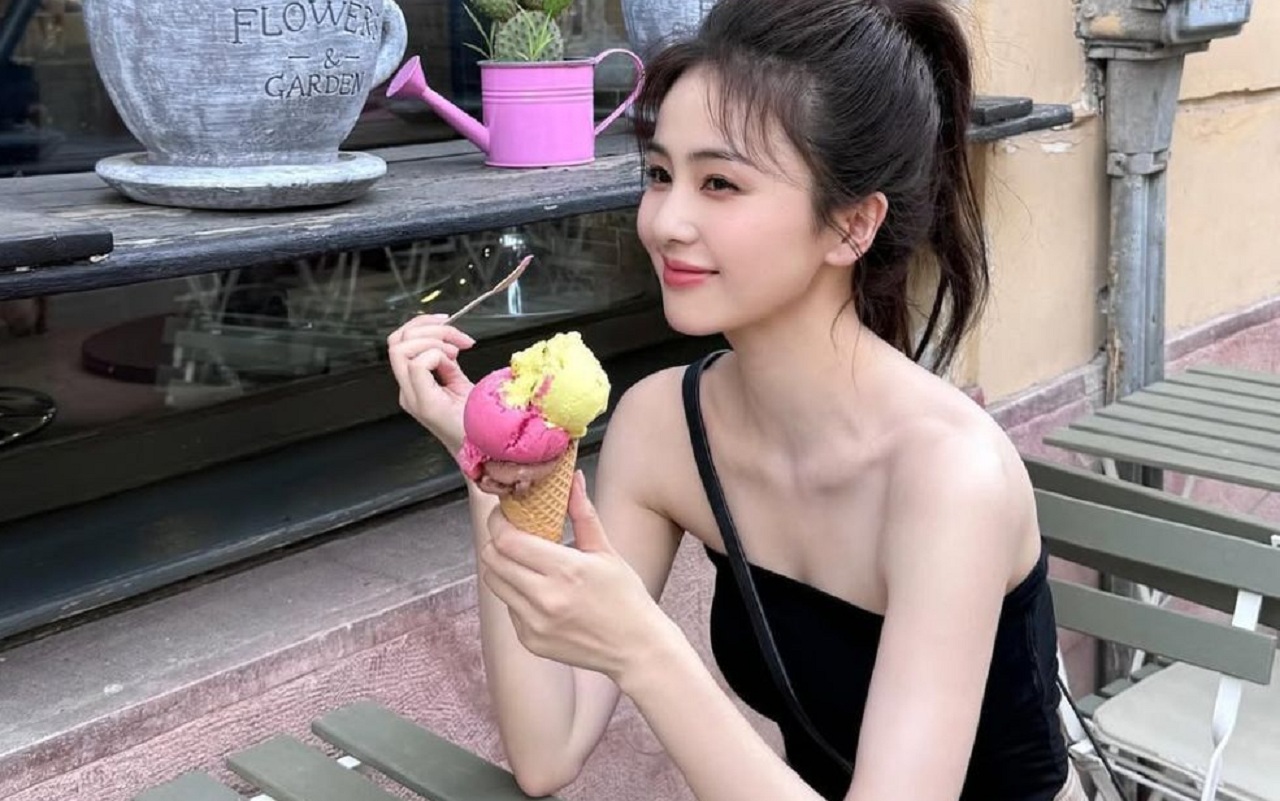 Mỹ nhân Bạch Nguyệt Phạn Tinh bật mí bí quyết giữ gìn sắc vóc duy trì phong độ đỉnh cao nhan sắc