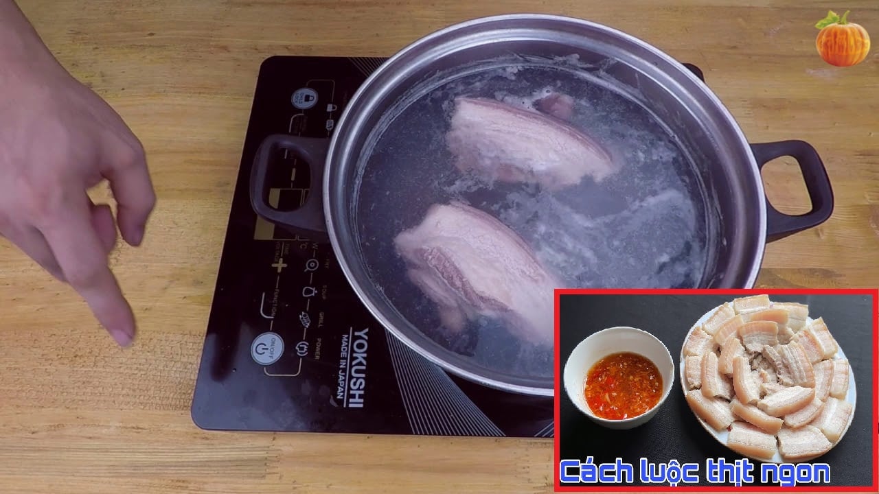 Luộc thịt lợn chín ngoài- trong đỏ, thêm 1 bước này thịt không khứa vẫn chín đều, ngọt đậm