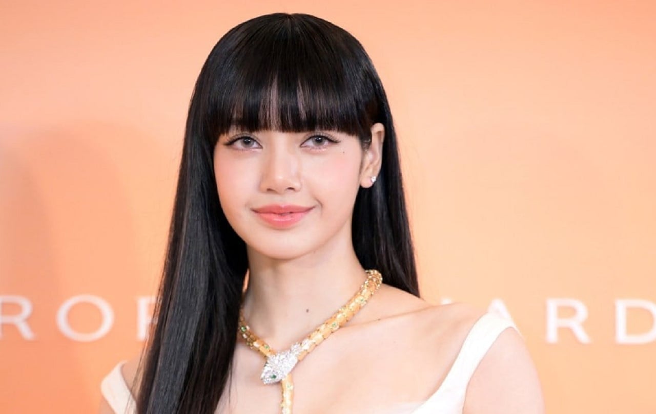 Lisa (BLACKPINK) tiết lộ bị kẻ lạ rình rập, bám theo chỉ để làm việc này