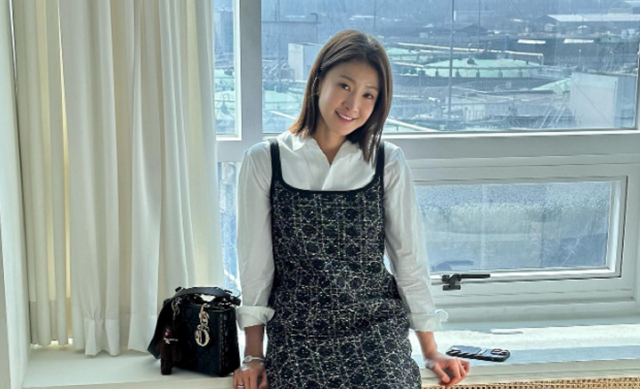 Mách chị em U40 cách diện đồ ngắn không bị cưa sừng làm nghé mà vẫn hack dáng tuyệt đối