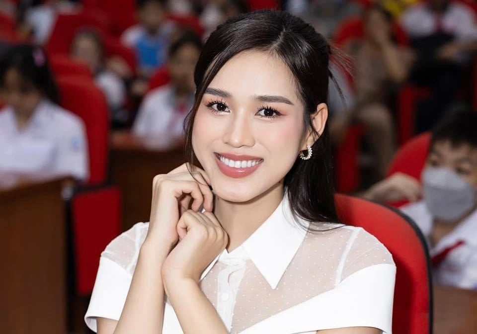 Hoa hậu Đỗ Thị Hà du lịch trời Tây cùng bạn trai tin đồn, nghi vấn sắp ...