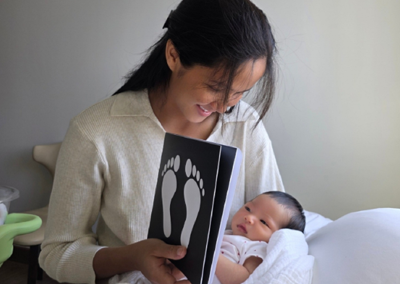 H'Hen Niê lý giải chuyện dạy con học từ sớm