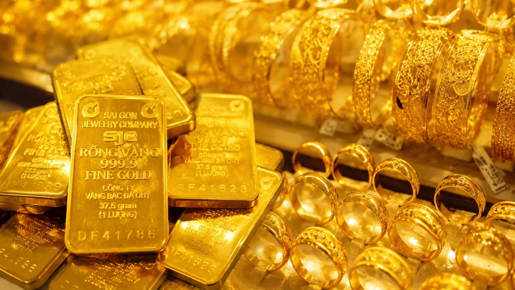 Bảng giá vàng 9999 24K 18K SJC DOJI PNJ hôm nay 8/6/2026
