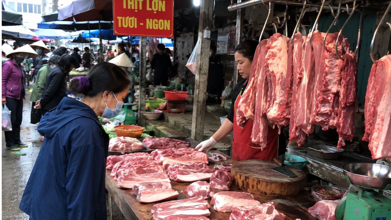 Vì sao dân gian có câu: “Sớm không mua thịt lợn, chiều muộn không mua ...